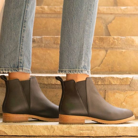 Nisolo | Shoes | 22 New Nisolo Classic Chelsea Leather Boot Black ...